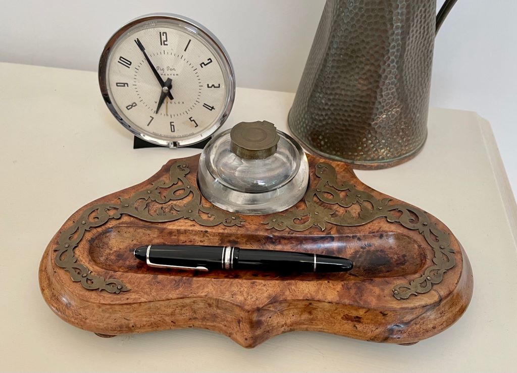 Beautiful 19th Century Pen Stand and Ink Well in Bur Walnut & Brass ...