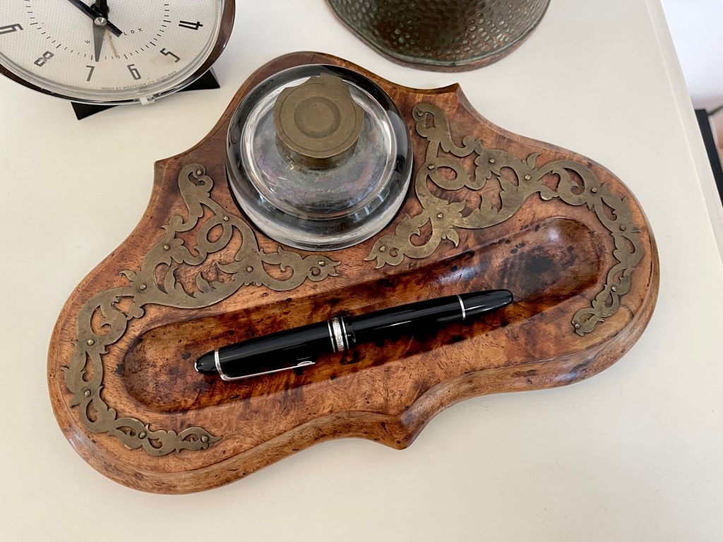 Beautiful 19th Century Pen Stand and Ink Well in Bur Walnut & Brass ...