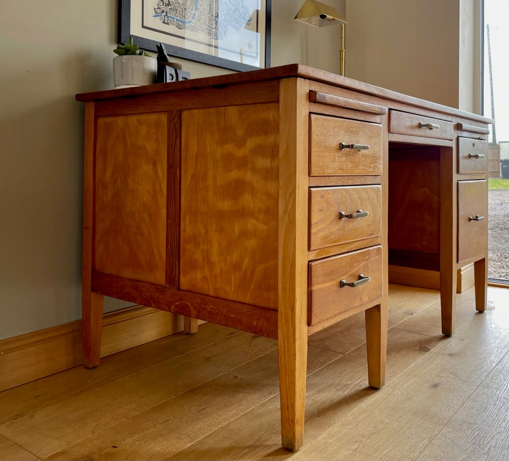 Quality Mid Century Teacher’s Desk in Oak and Beech – Antique, Vintage and Retro Furniture