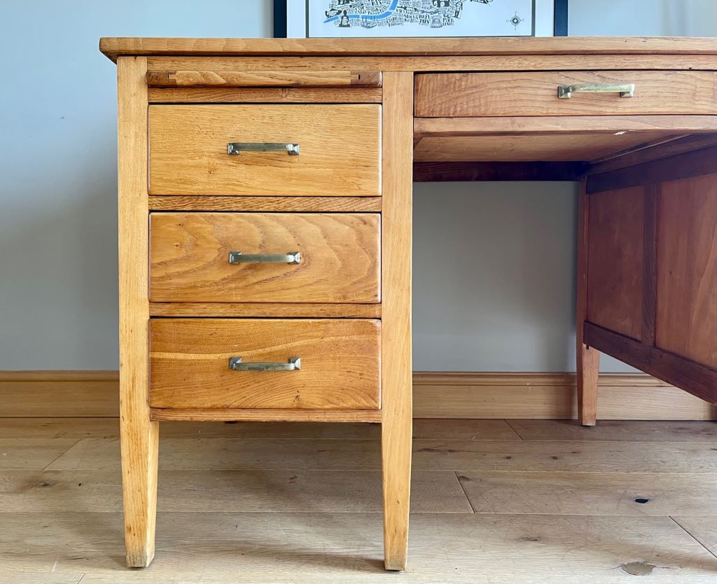 Quality Mid Century Teacher’s Desk in Oak and Beech – Antique, Vintage and Retro Furniture