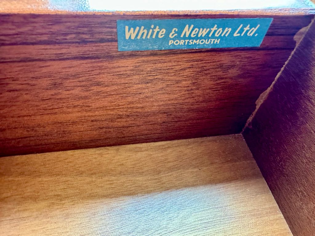 1960’s Dressing Table in Teak by White Newton – Antique, Vintage and Retro Furniture